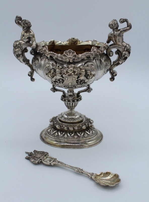 A silver salt by John Bodman Carrington, London 1893. Raised on ...