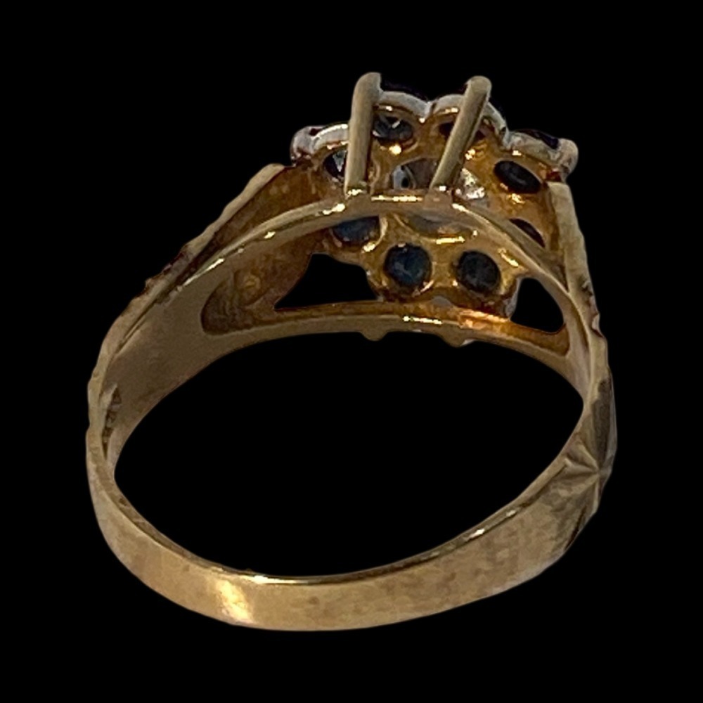 9ct 375 Sapphire and Diamond chip ring. Total gross weight is ...
