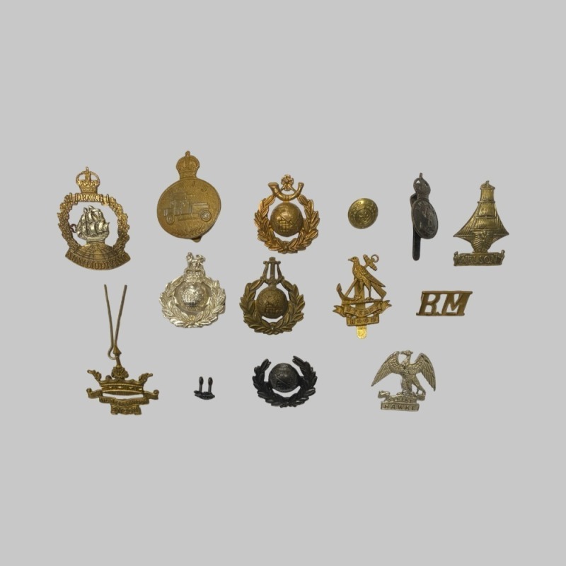 Twenty Naval regimental badges and 2 shoulder titles to include Machine ...