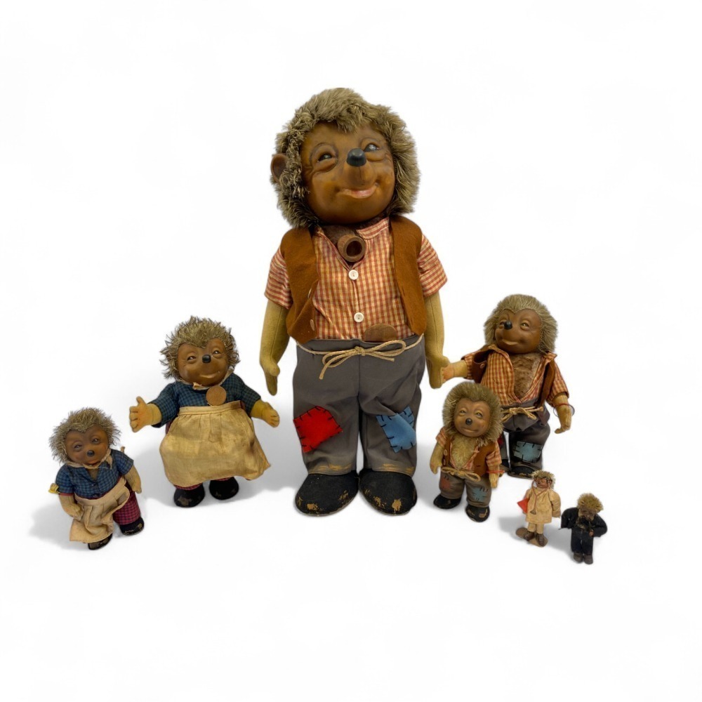A collection of Steiff hedgehogs, Mecki in three sizes and Micki in two ...