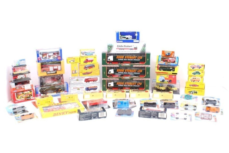 Diecast: A collection of assorted boxed diecast vehicles to include ...