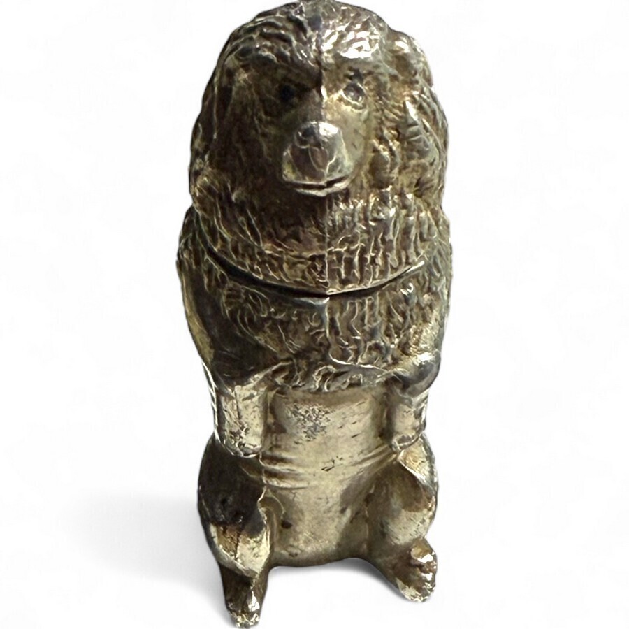 A collection of gentlemen's jewellery, watches and other collectibles ...