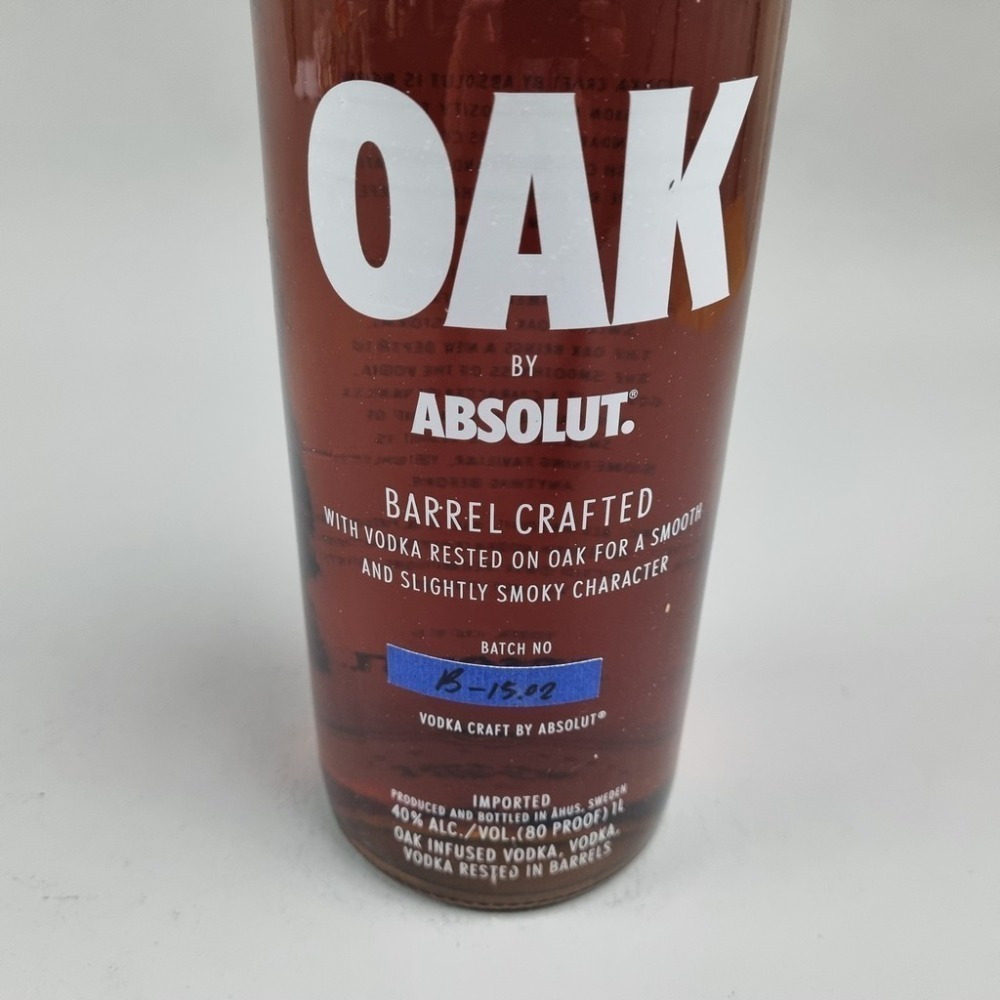 Absolut Oak Limited Edition Barrel Crafted Vodka, Batch 15-02 - 1 Litre ...