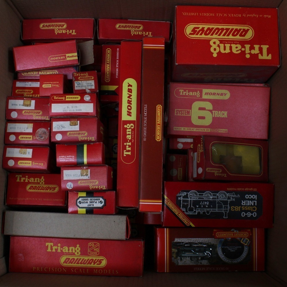 One box of assorted empty model railway boxes to include Hornby, and ...